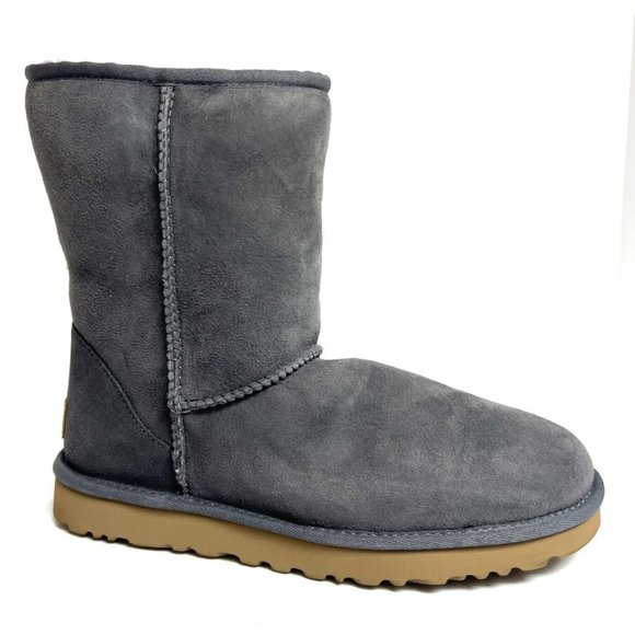 UGG | Shoes | Ugg Womens Classic Short Ii Winter Boots Shade Size 9 M | Poshmark